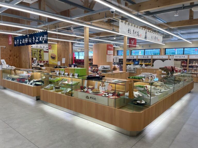 熱田神宮前「あつたnagAya」が初詣シーズンを前に第2期開業！ 「あつた小町」「えびせんべいの里」の見どころを早速チェック!【最新まとめ／取材レポート】 | ナゴヤトコトン【名古屋】